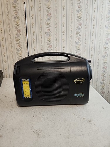 BayGen FreePlay Hand Crank Wind-Up Self Powered AM/FM/SW Portable Radio ...