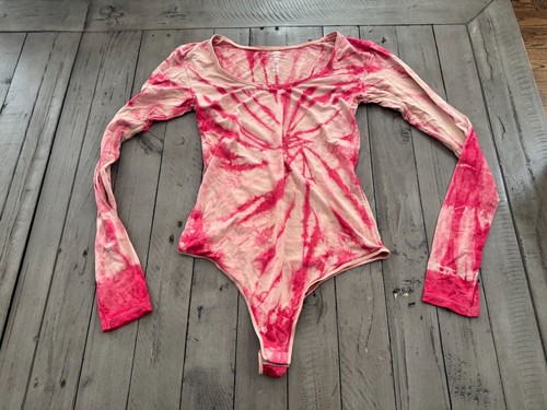 The Kit Undergarments Long Sleeve Tie Dye Bodysuit Red Pink Size 2 XS ...