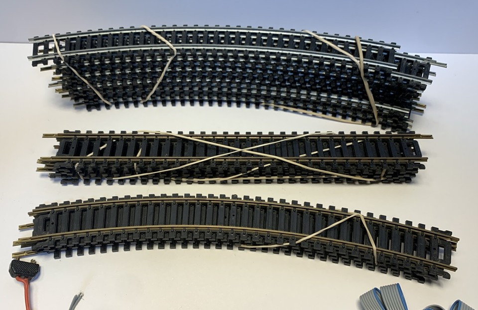 Ho Scale Train Set Chessie System, Reading, Switches,rerailers,Erie ...