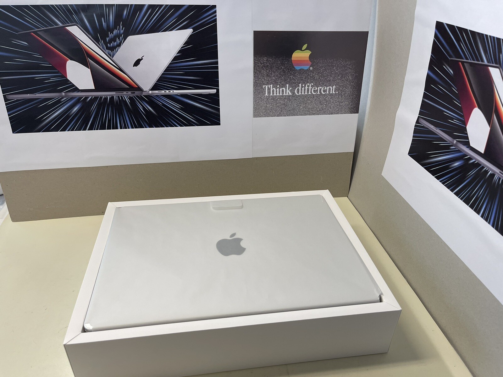 Apple MacBook Pro 14" A2918 M3 4.05Ghz 8GB / 512GB Late2023 Open Never ...