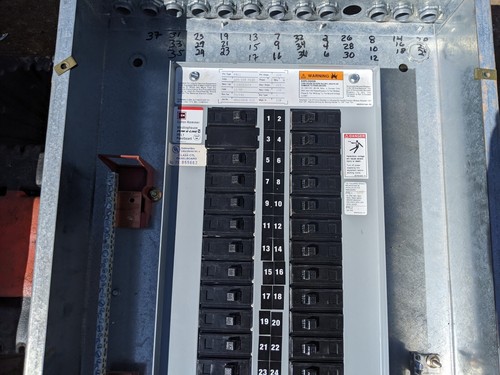 Cutler Hammer PRL1 Panelboard 225A 120/208 Volt 3 Phase 4W 42 Space Pow ...