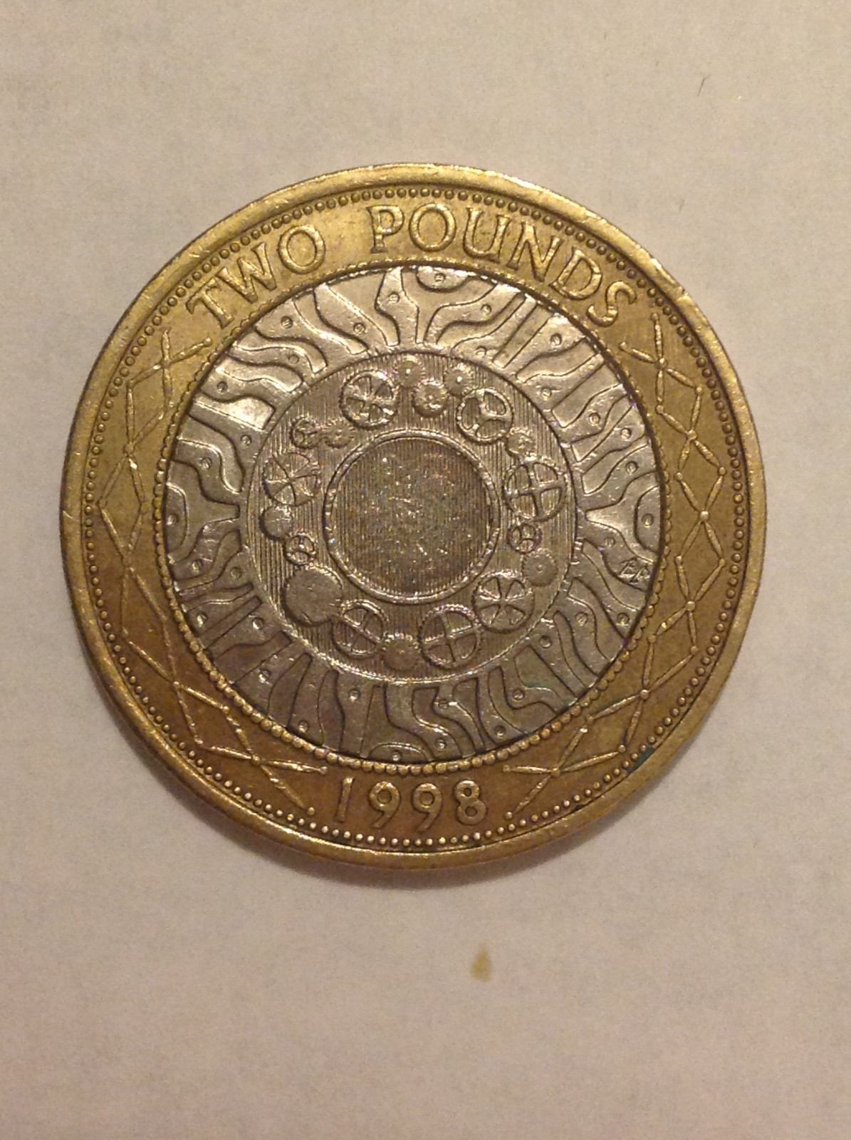 Circulated £2 Coin - Technology/ Shoulders of Giant British Two Pound ...