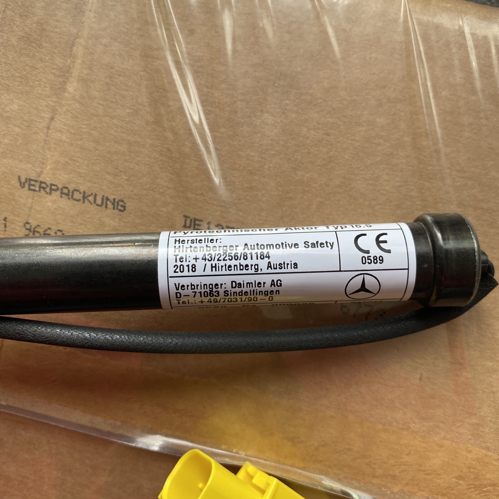 A2139062201 GENUINE MERCEDES BENZ W213 W238 W257 C257 BONNET HINGE ...