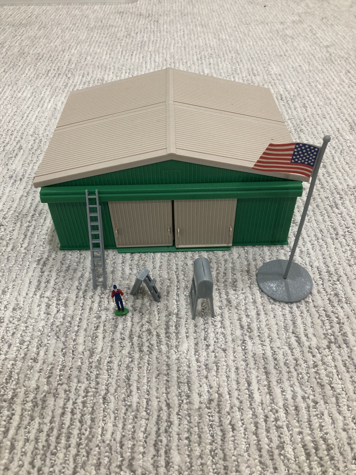 Ertl Farm Country Toy Machine Shed for Tractors Pickups Trucks etc 1/64 ...