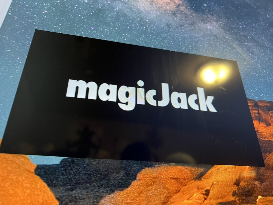 Magic Jack Go K1103 VOIP Phone Adapter Digital Phone Service w Wall ...