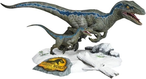 X-PLUS 1/8 JURASSIC WORLD DOMINION BLUE & BETA PLASTIC MODEL KIT F/S w ...