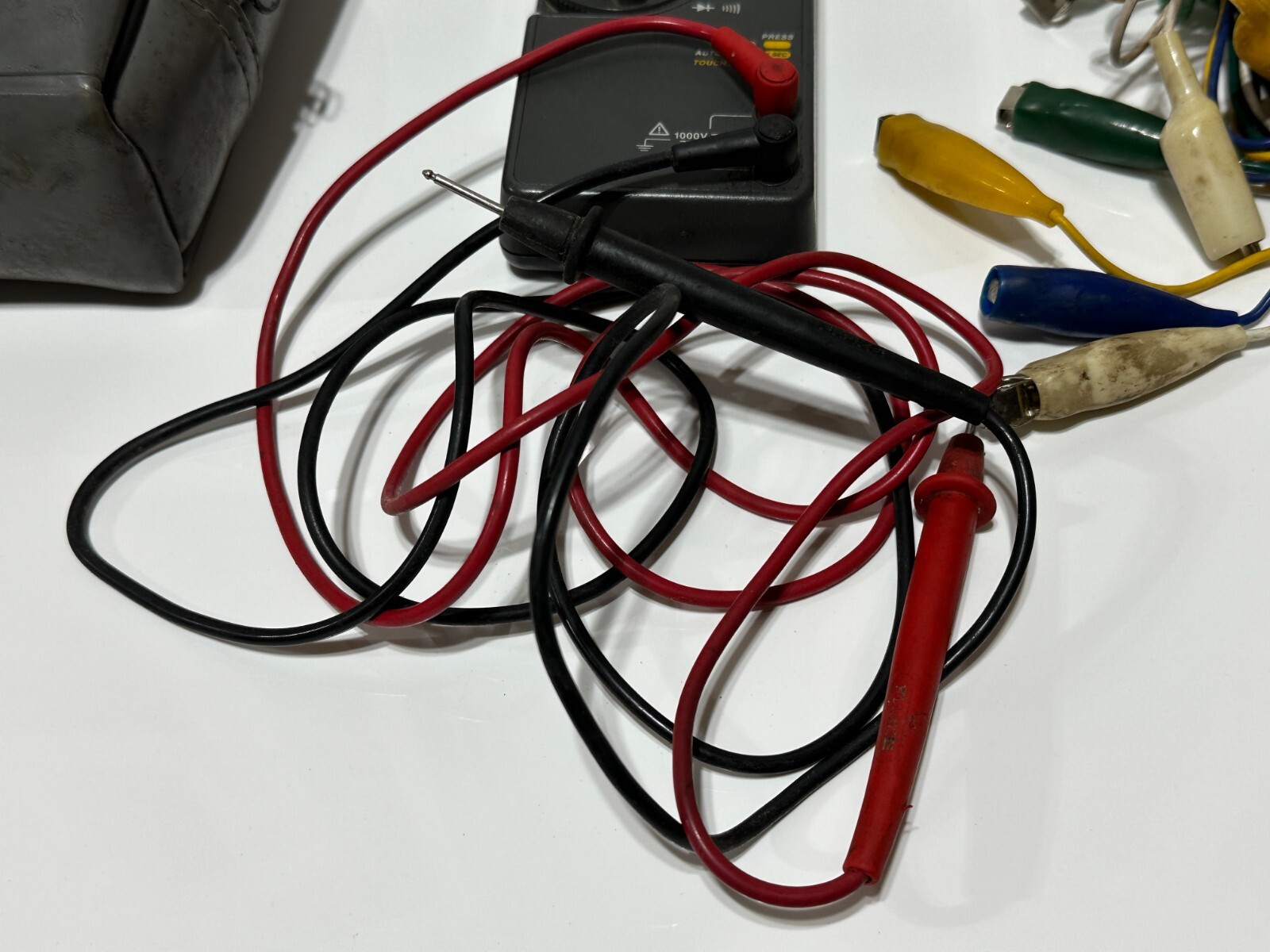 Fluke 70 Series II Multimeter in Fluke Soft Case & Extra Leads ...