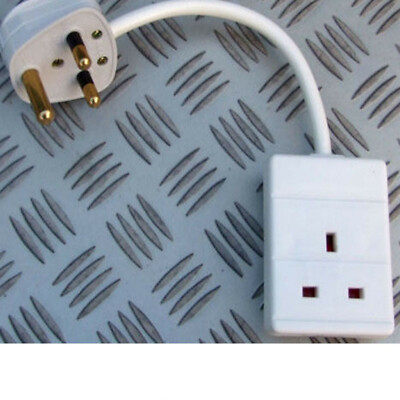 15A ROUND PIN PLUG FITTED TO A 13A TRAILING SOCKET WHITE 230V 240V 13A ...