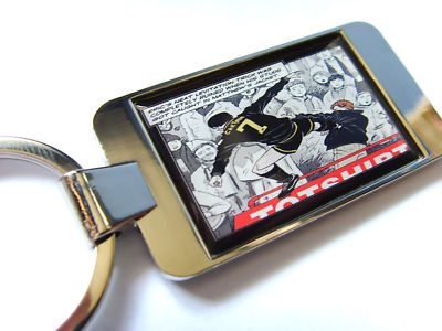 MAN UTD ERIC CANTONA FAMOUS KICK BADGE KEYRING KEY FOB KEYFOB CHAIN ...