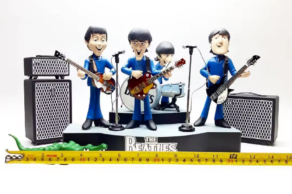 Beatles Figurines & Instruments with Drums, VOX Amps, Stage & Alligater ...