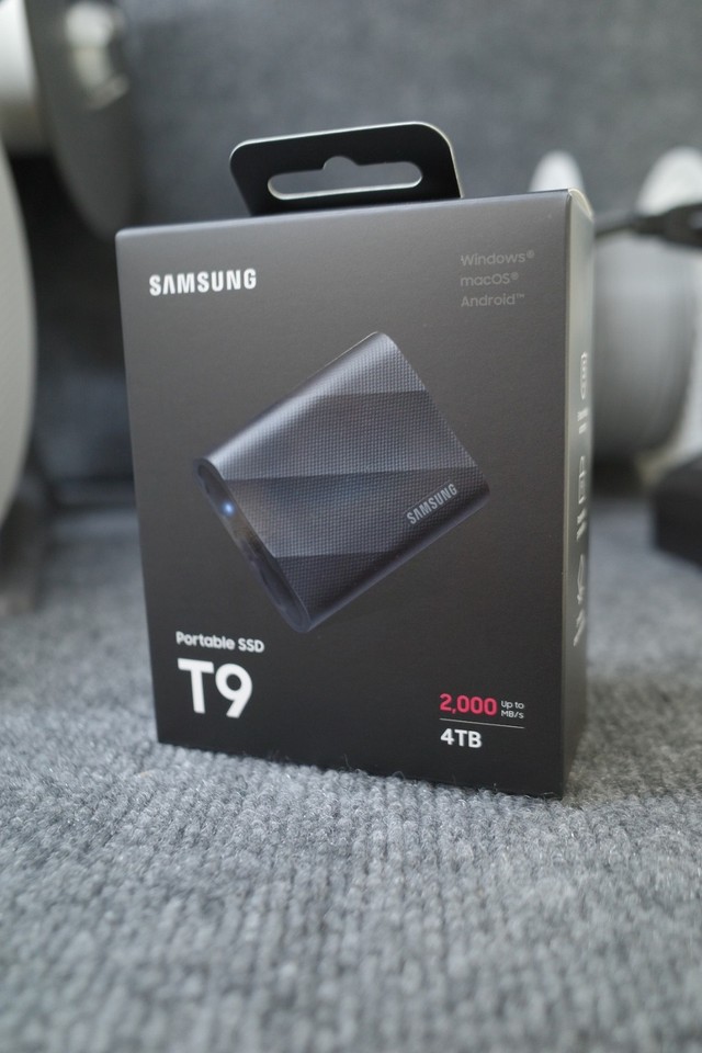 Samsung T9 4TB Portable SSD (BRAND NEW, SEALED) 2,000 MB/s Read and ...