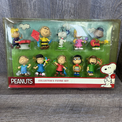 PEANUTS COLLECTOR’S FIGURE SET 2015 10 Figures Snoopy Charlie Brown Pig ...