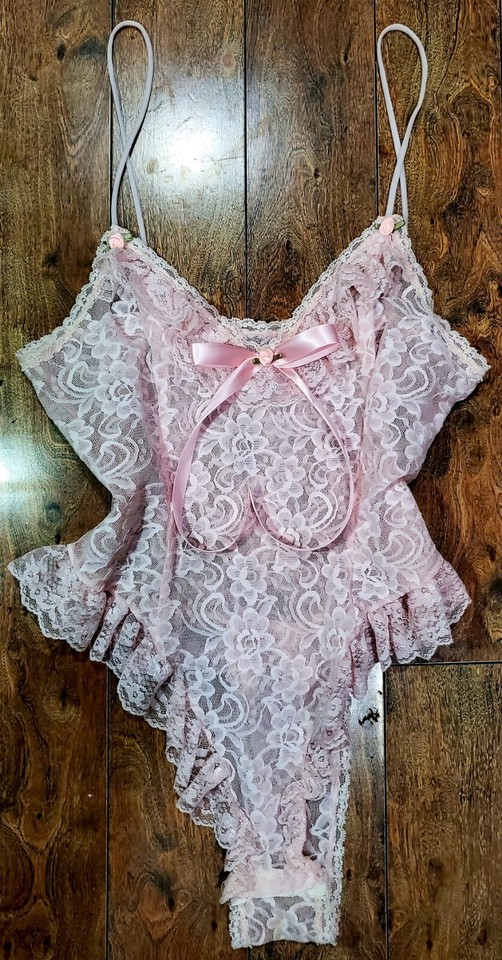 DARLiNG ViNTAGE TOSCA PiNK FRiLLY RUFFLED LACE TEDDY BODYSUiT ROMPER W ...