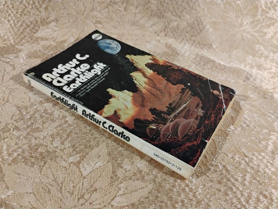 Earthlight by Arthur C. Clarke ~ 1973 Ballantine Books Sci/Fi Paperback ...