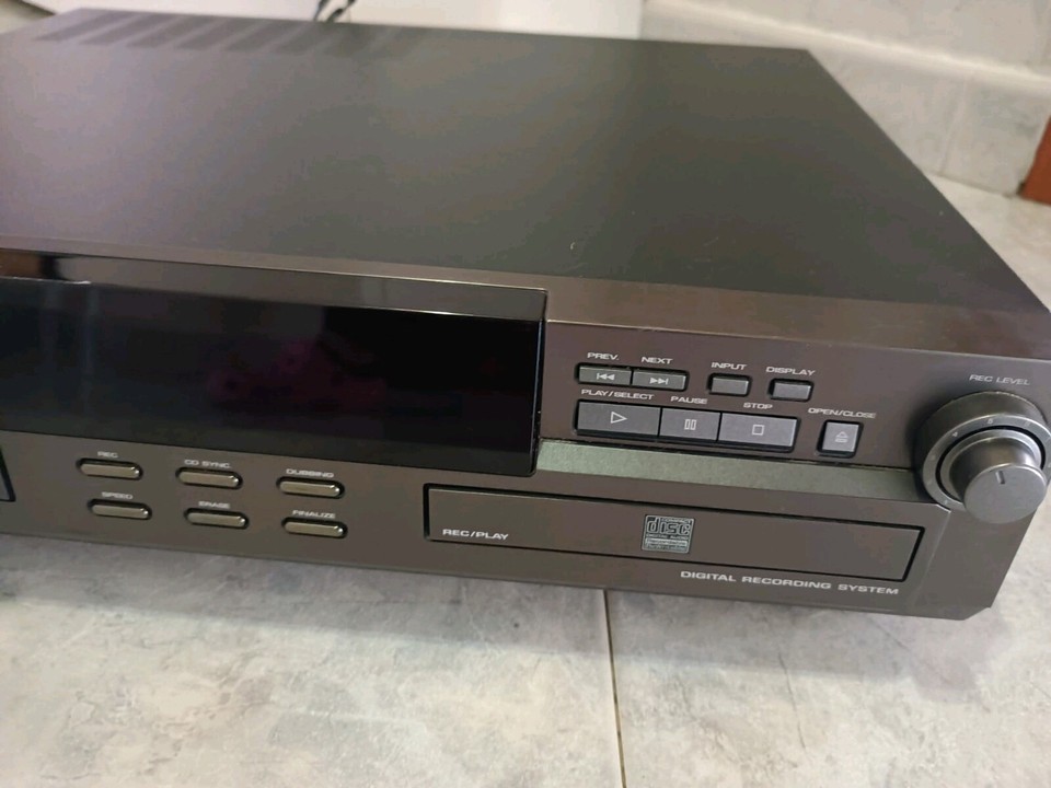 LG ADR-620 Audio CD-Recorder doppio CD parzialmente funzionante leggi ...