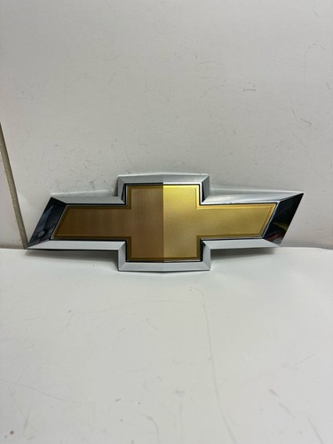 2015 TO 2020 CHEVROLET SUBURBAN TAHOE FRONT EMBLEM BADGE LOGO OEM ...