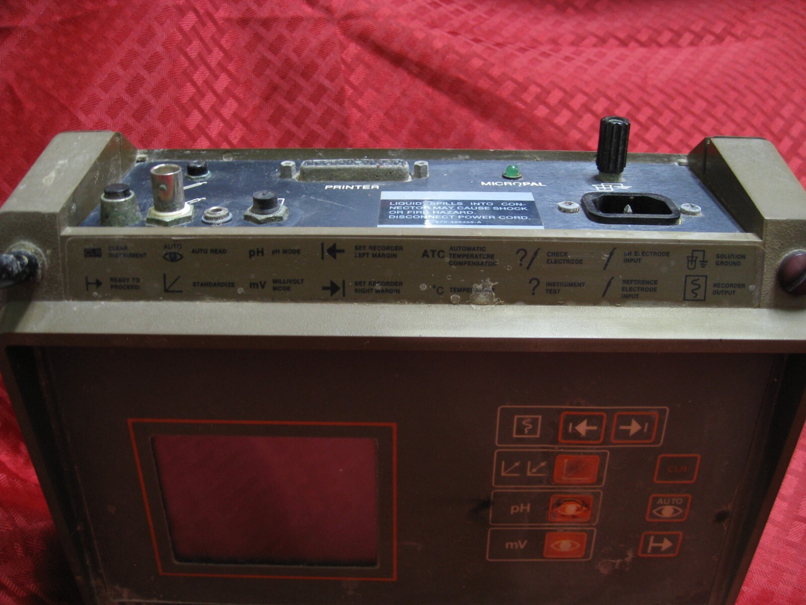 BECKMAN PH METER MODEL PHI-40 + Manual PHI40 , powers up and displays ...