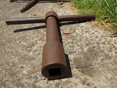 T-Handle Square Nut Wrench Key, Squarer hand size: 32mm / 1 1/4" | eBay