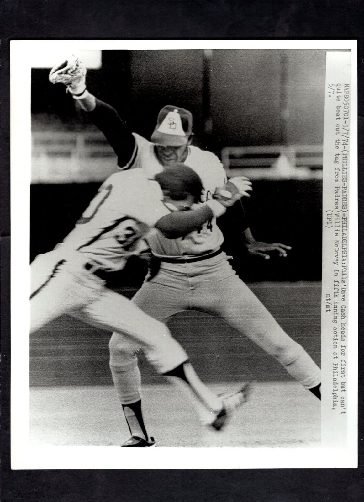 Willie McCovey & Dave Cash 1974 Press Photo Phillies San Diego Padres ...