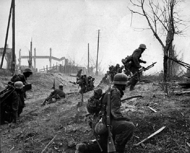World War 2 Soldiers In Action