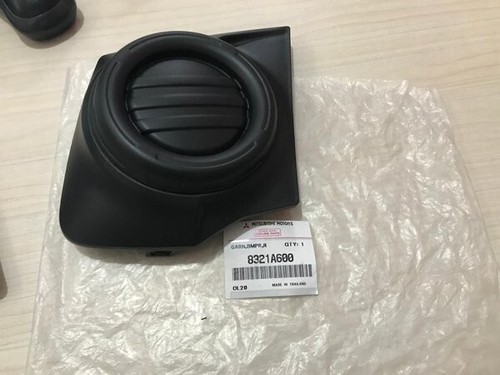 Genuine Front RIGHT RH Foglamp Cover Garnish Mitsubishi Triton 8321A600 ...