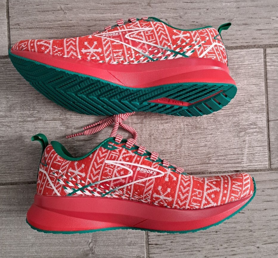NEW Brooks Levitate 5 Run Merry Christmas Women's Running Shoes - Red ...