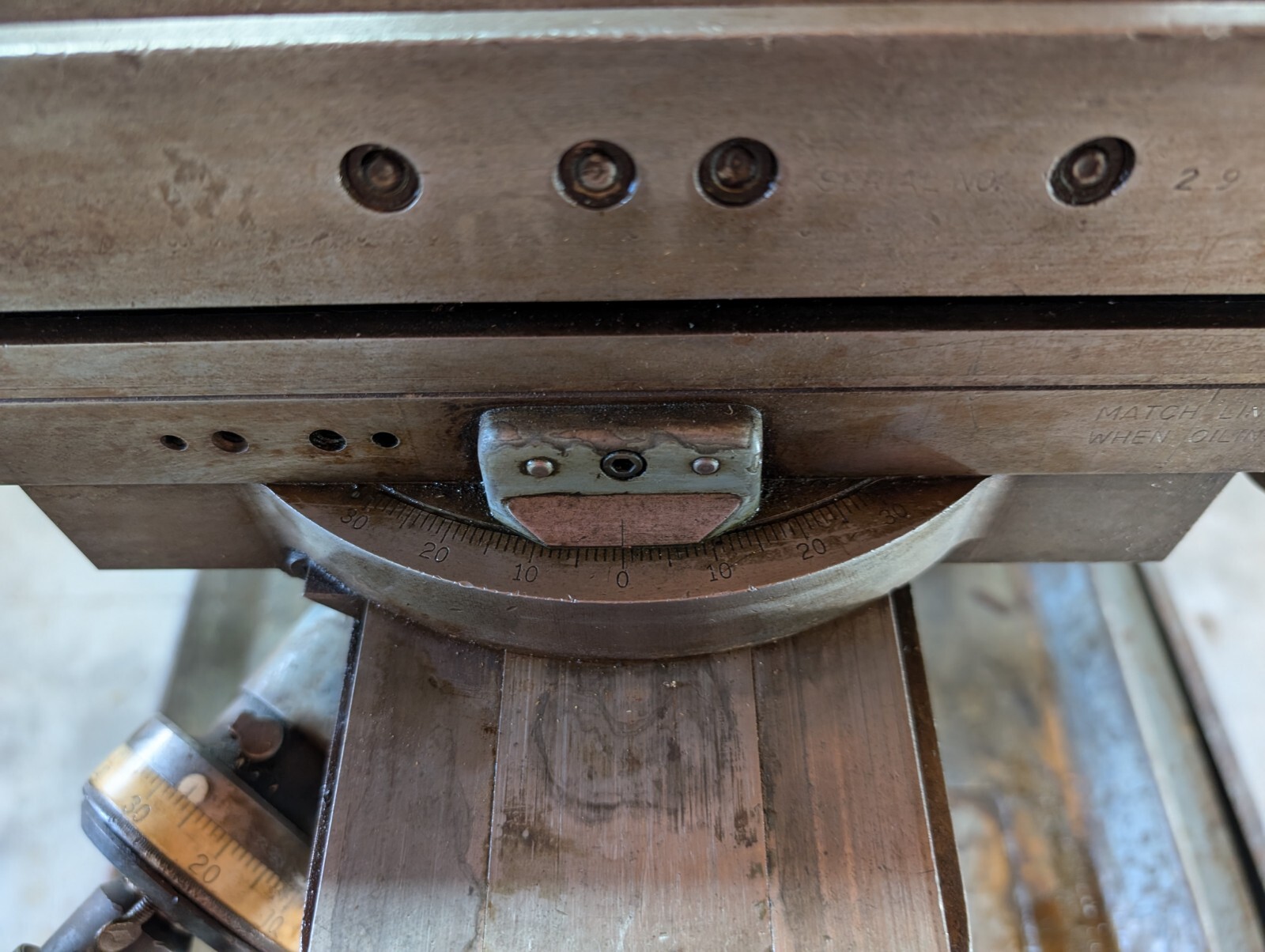 Hardinge Universal Mill UM, 110-1850 RPM, 6" x 25" Table, 120/240V ...