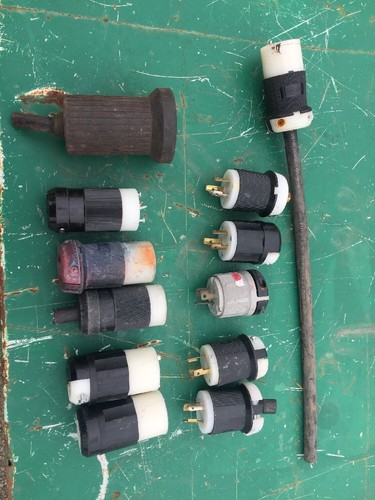 Hubbell & Leviton 2313, 20A, 125V, NEMA L5-20R, 2P, 3W, Locking ...