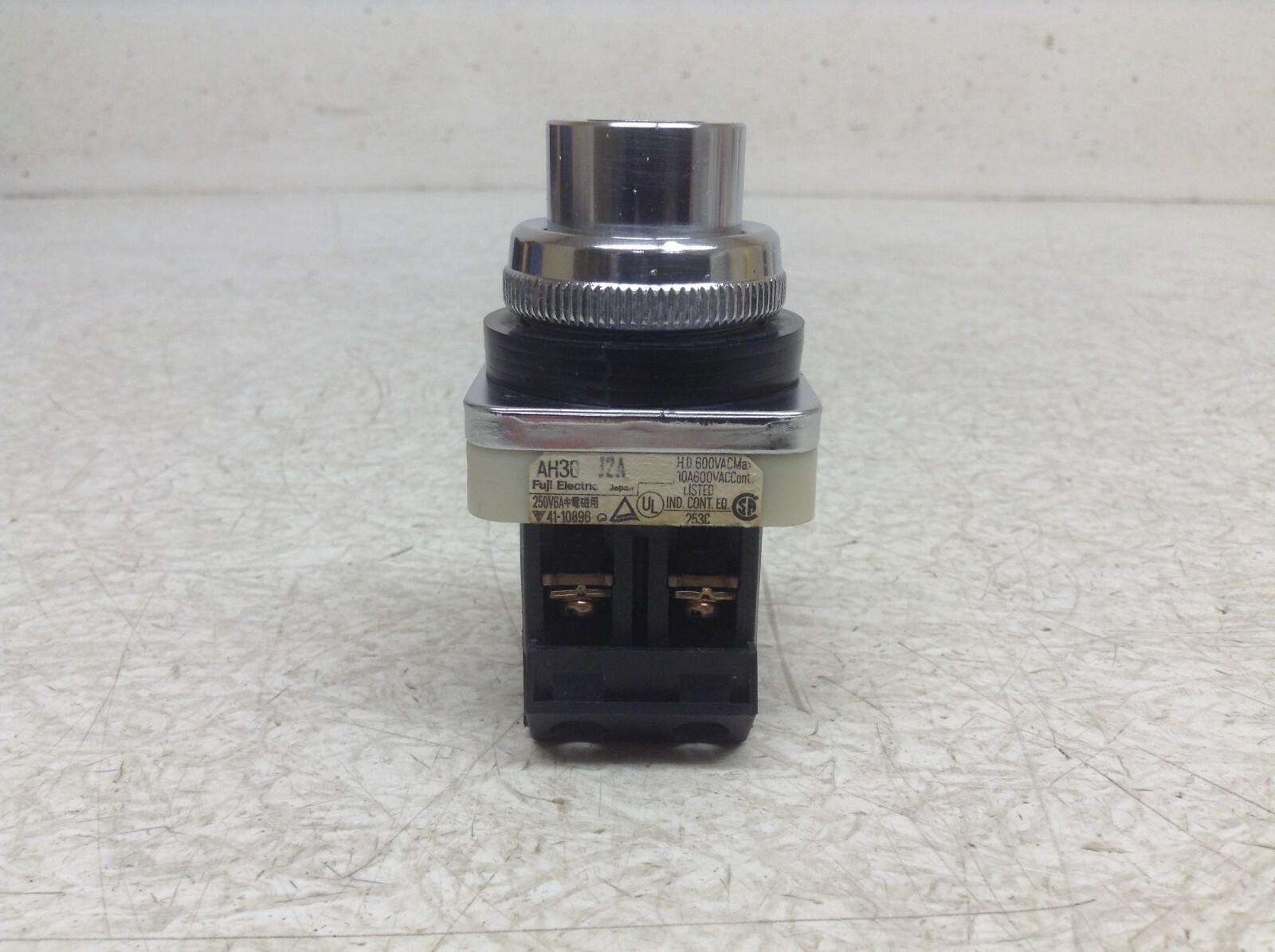 Fuji Electric Ah30-j2a 2 Position Selector Switch With Key 600v 10a for ...