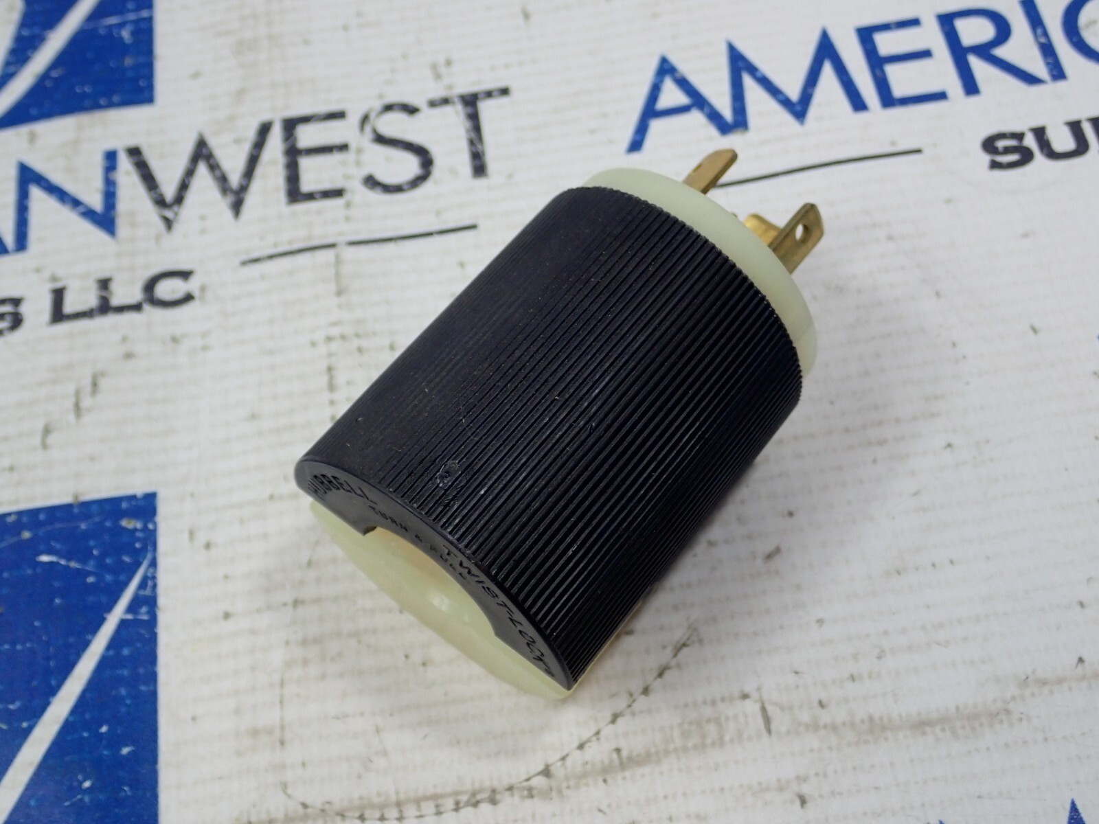 Hubbell 231A 2321 Insulgrip Twist Lock Plug 20A 3 wire 250V | eBay