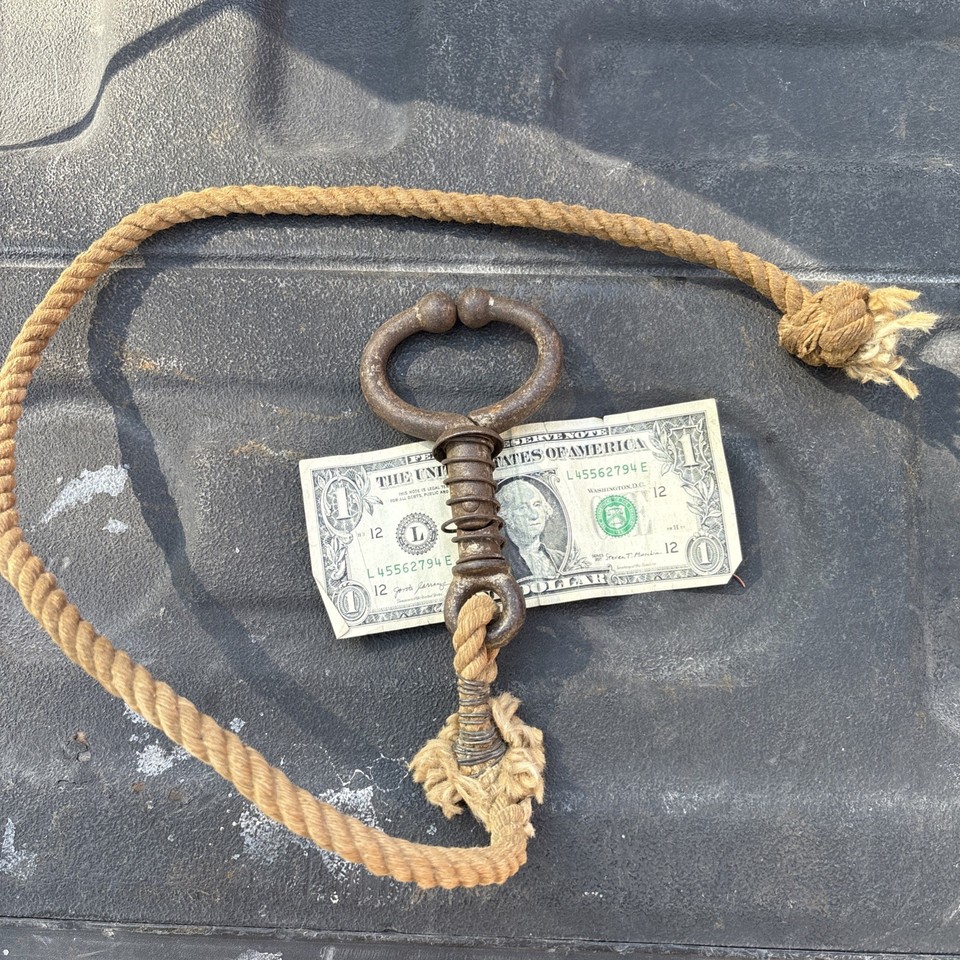 VINTAGE BULL NOSE LEAD ANIMAL FARM LIVESTOCK CLAMP RING BULL COW CAST ...