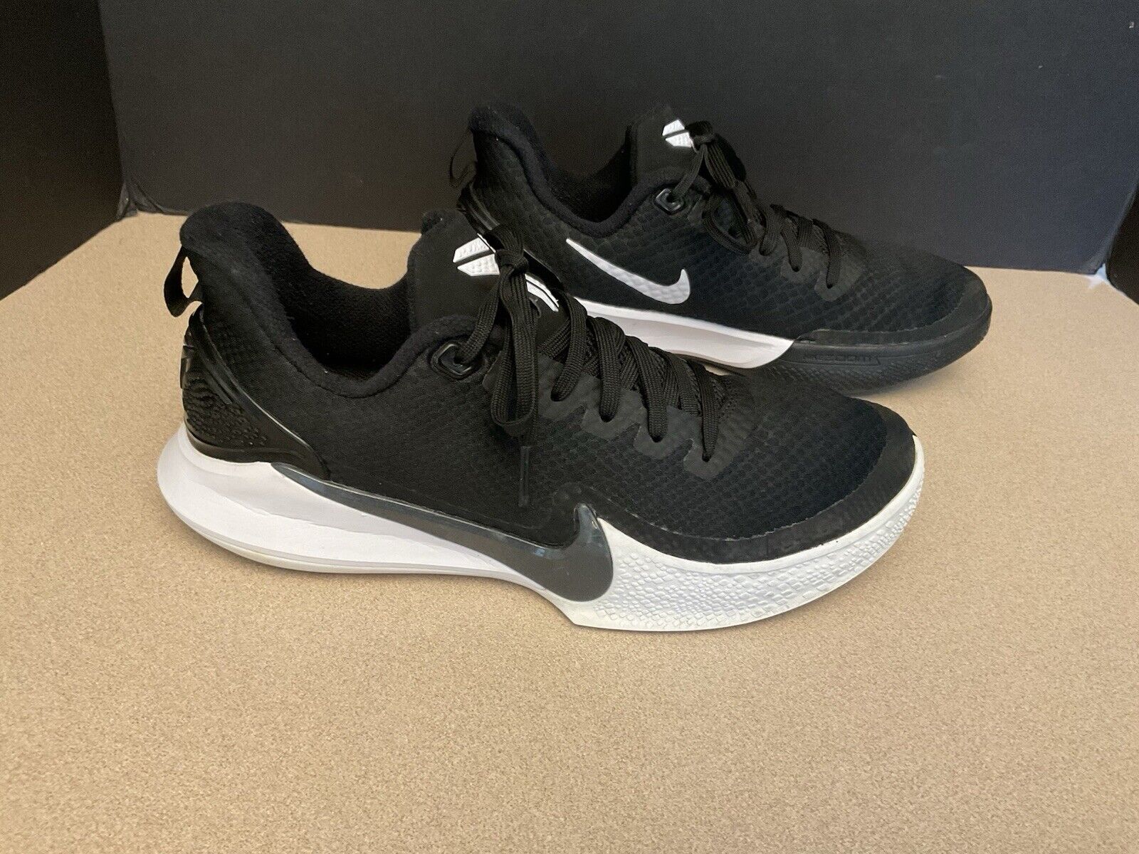 Mens Nike Kobe Bryant Mamba Focus Black/White Basketb… - Gem