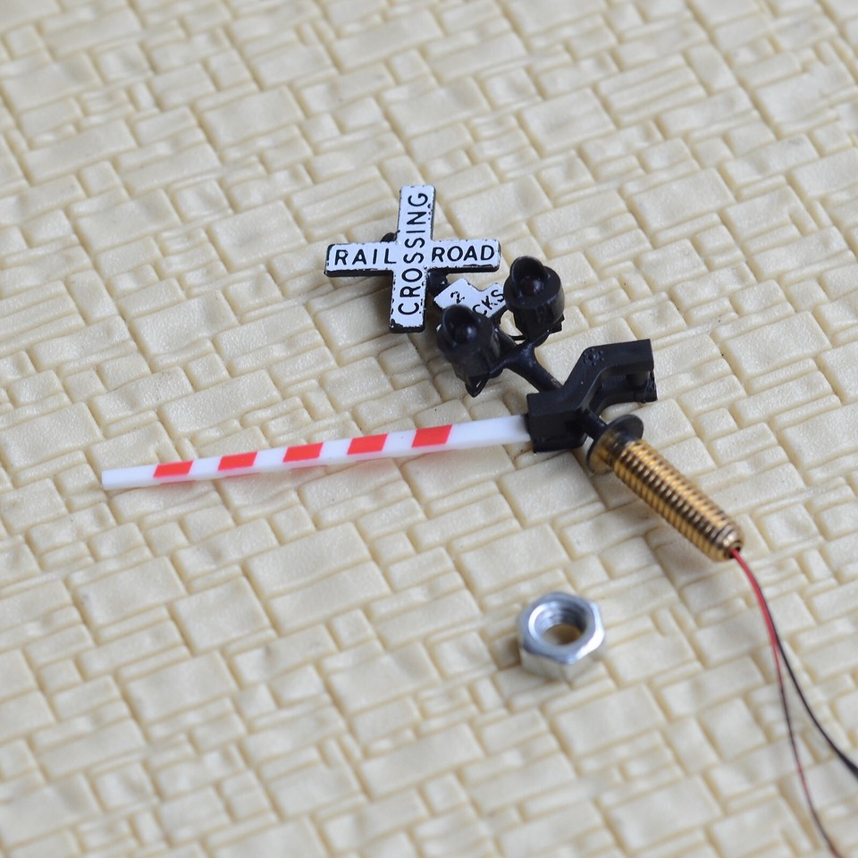 2 x N scale model grade crossing signal gate stop lever 2 track ...