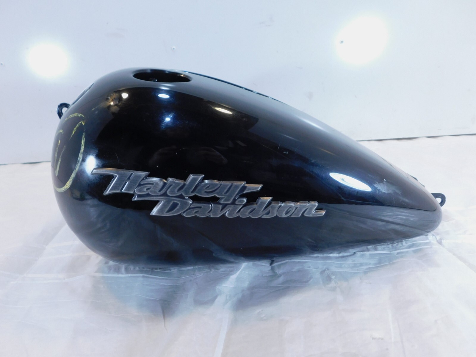 2006 OEM Harley Davidson Dyna Street Bob FXDBI Fuel Gas Tank for sale ...