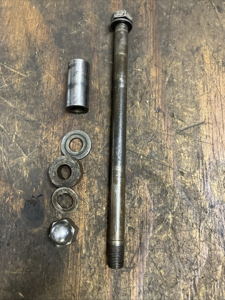 Triumph Swingarm Spindle, Bobbin, Spacers & Nut Possibly OIF 650 T120 ...