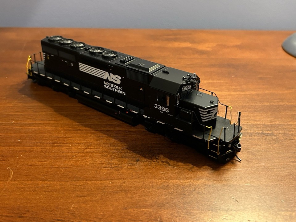 HO Scale ScaleTrains Norfolk Southern SD40-2 DCC Sound Loksound | eBay