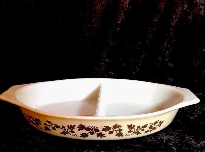 Vintage Pyrex Divided Baking Dish Gold Leaves and Acorns Pattern | eBay