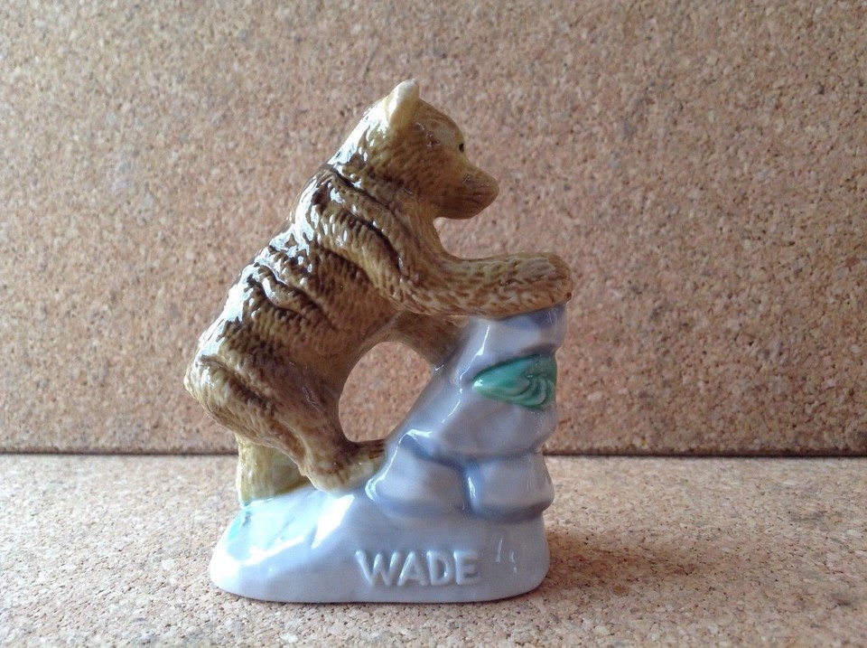 WADE COLLECTORS Club Faust Lang Bear on rock | eBay