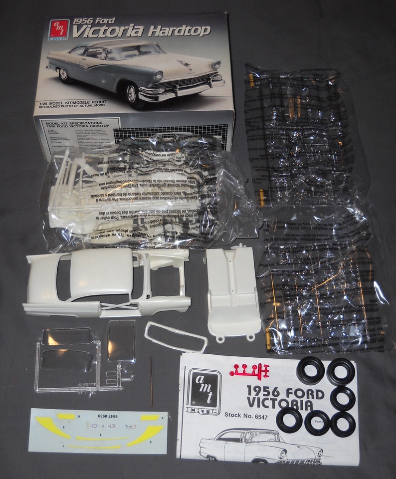 AMT '56 Ford Victoria & '61 Ford Falcon Ranchero Custom - Scale 1:25 ...