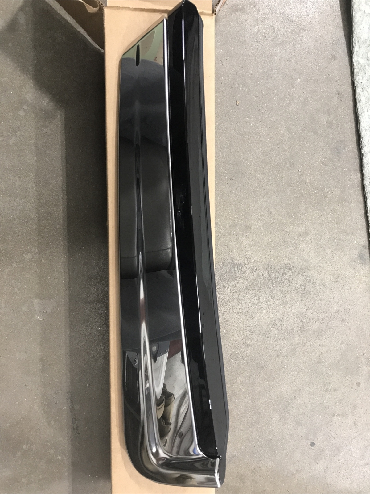 New GM OEM 1/4 Panel Molding Chrome Right 85136433 Tahoe Suburban ...