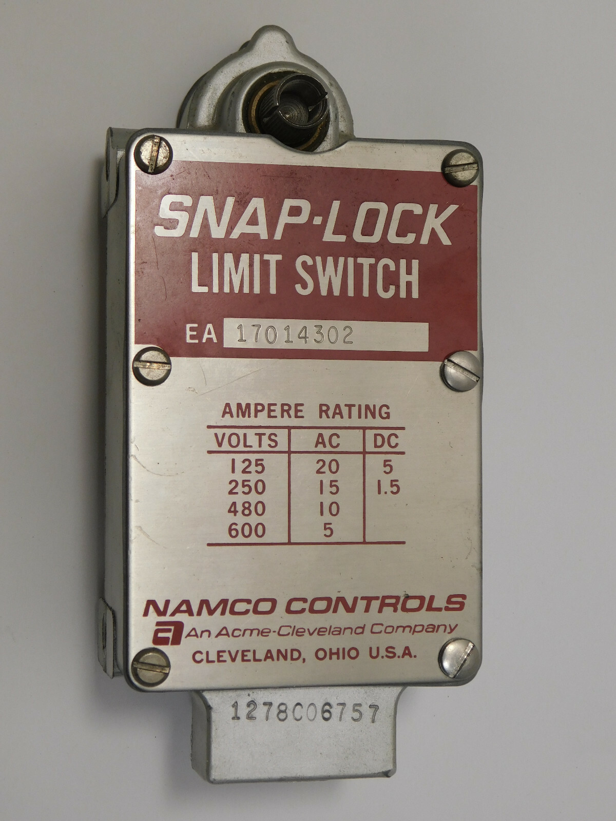Namco Controls Snap-Lock Limit Switch 17014302 125-600V with ...