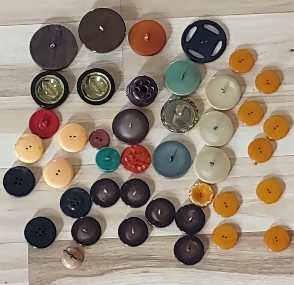 Bakelite Buttons Huge Lot Fantastic & Tested 42 Buttons All Bakelite ...