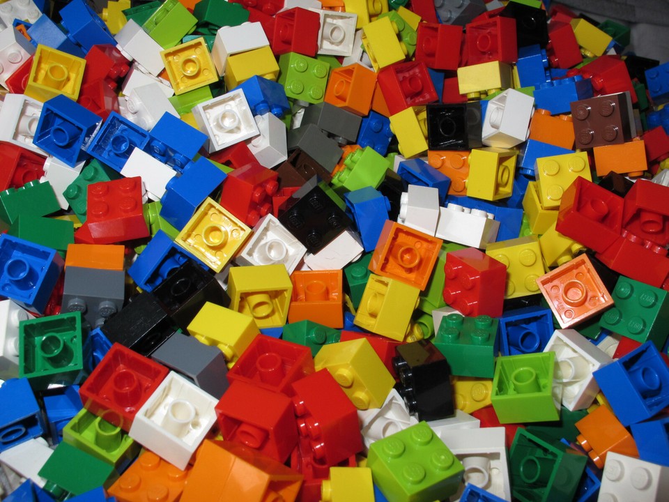 LEGO Bricks 2x2 pin x 100 pcs - Mixed Colours | eBay UK