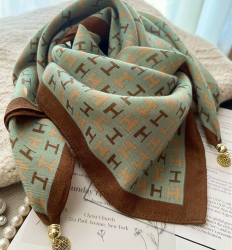 Soft Ladies Square Scarf Simple Cross Scarves Magnetic Buckle Scarf for ...
