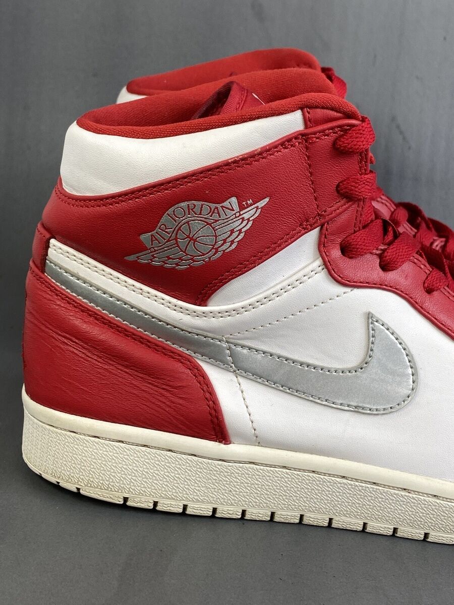 Nike Air Jordan 1 Retro High “Silver Medal” sneaker shoes Nike Air Jordan 1 Retro High “Silver Medal” sneaker shoes