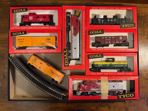 Vintage Tyco T6113 “PACE SETTER–Western” Santa Fe Electric HO Train Set ...