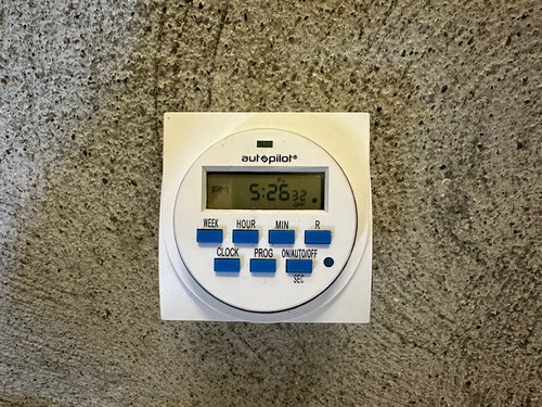 Hydrofarm Digital Autopilot Dual Outlet 7 Day Programmable Timer White ...