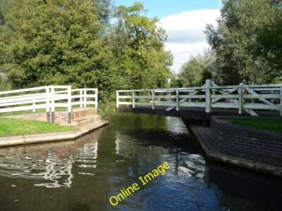 Photo 6x4 Sulhamstead swingbridge [no 21] half closed Sheffield Bottom ...