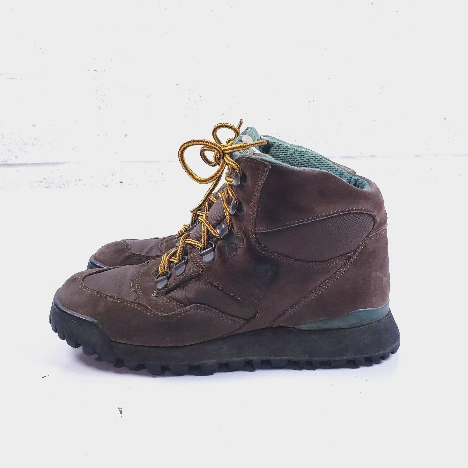 New Balance Vintage Gorpcore Hiking Boots Brown Sued… - Gem