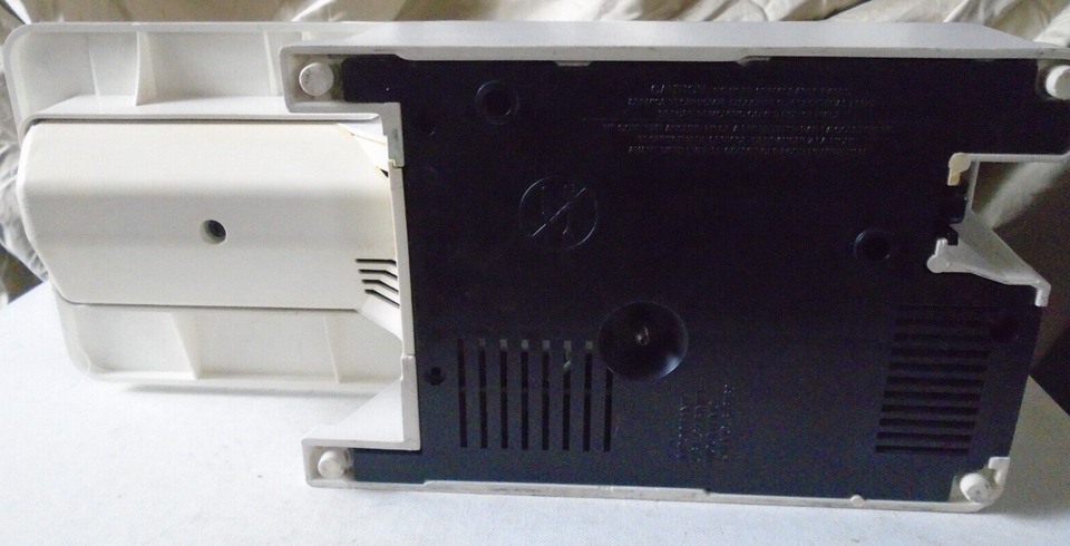 Singer 4572 Automatic One Step Buttonhole Sewing Machine FOR PARTS ONLY ...